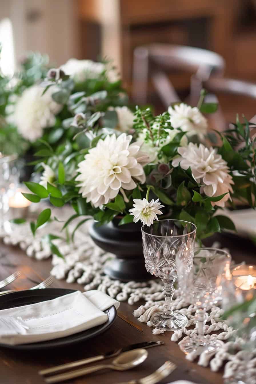 12 Timeless Black And White Table Settings For Weddings • Confetti & Roses