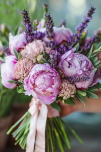 11 Beautiful Lavender Bouquets You Will Love • Confetti & Roses