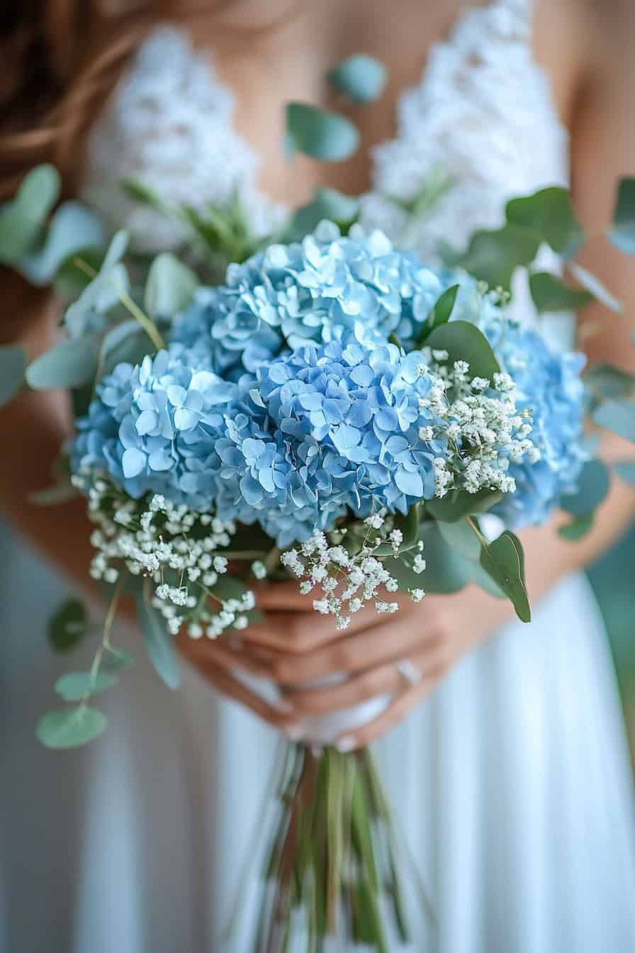 24 Beautiful Hydrangea Bouquets For Your Big Day • Confetti & Roses
