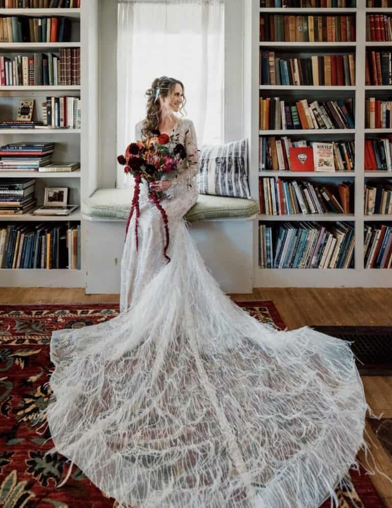 20+ Enchanting Library Wedding Ideas For Book-Loving Couples • Confetti ...