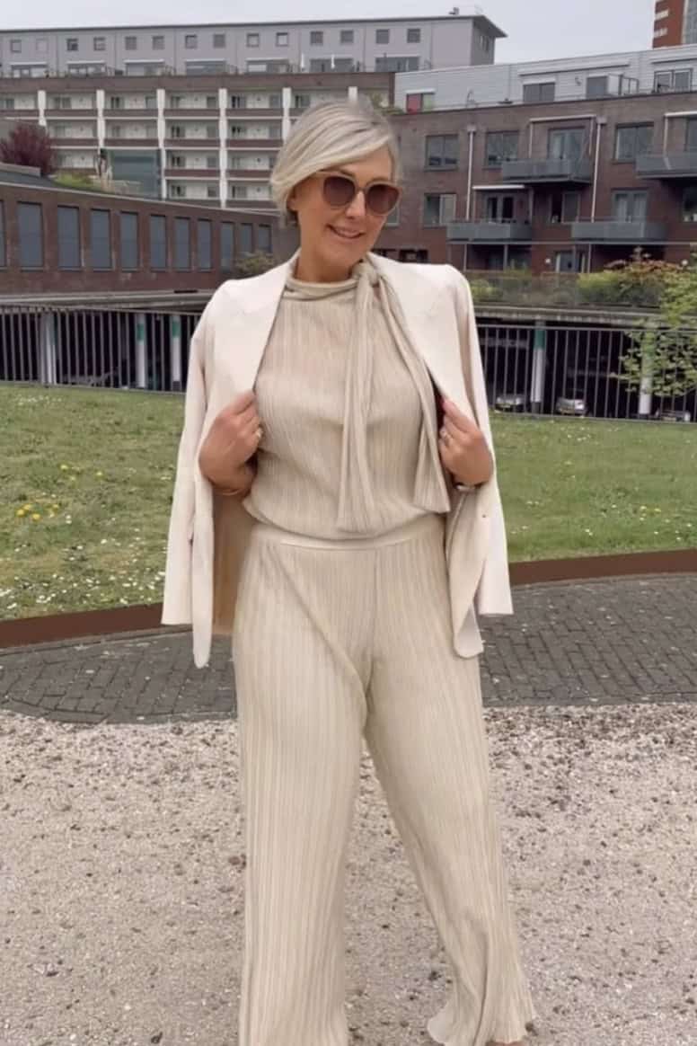 30 Stylish Pant Outfits For Wedding Guests • Confetti & Roses