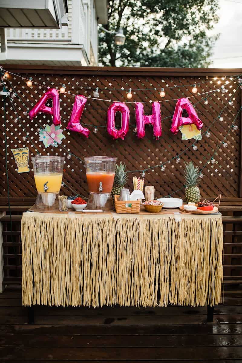 10 Luau Party Ideas For The Ultimate Tropical Bash • Confetti & Roses