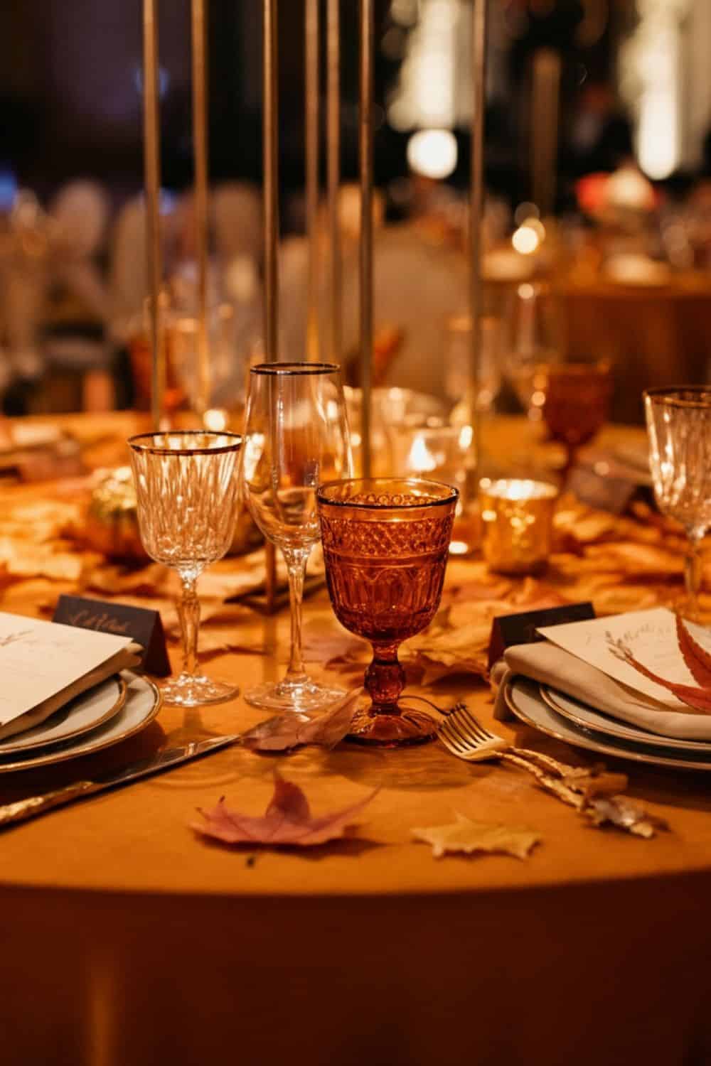 20 Fall Wedding Table Settings To Inspire Your Big Day • Confetti & Roses